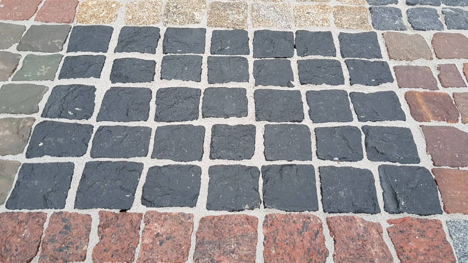 Klein Pflaster - Indisch Schwarz 9 - 11 cm - Geostones Germany ...